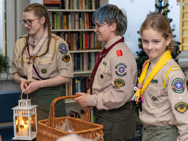 “NVC Adventas” tęsiasi: Šventaragio tunto skautai dalijo ne tik ...